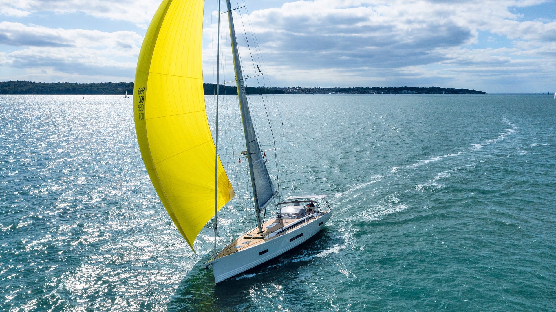 Essential Sailing Safety Equipment: A Complete Guide – MAURIPRO